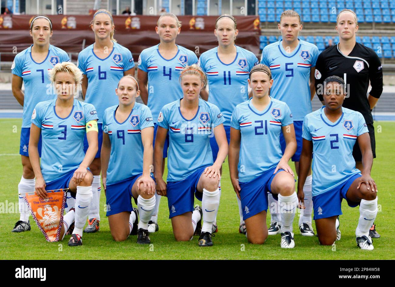 Team members of the Netherlands, first row from left: Daphne Koster ...
