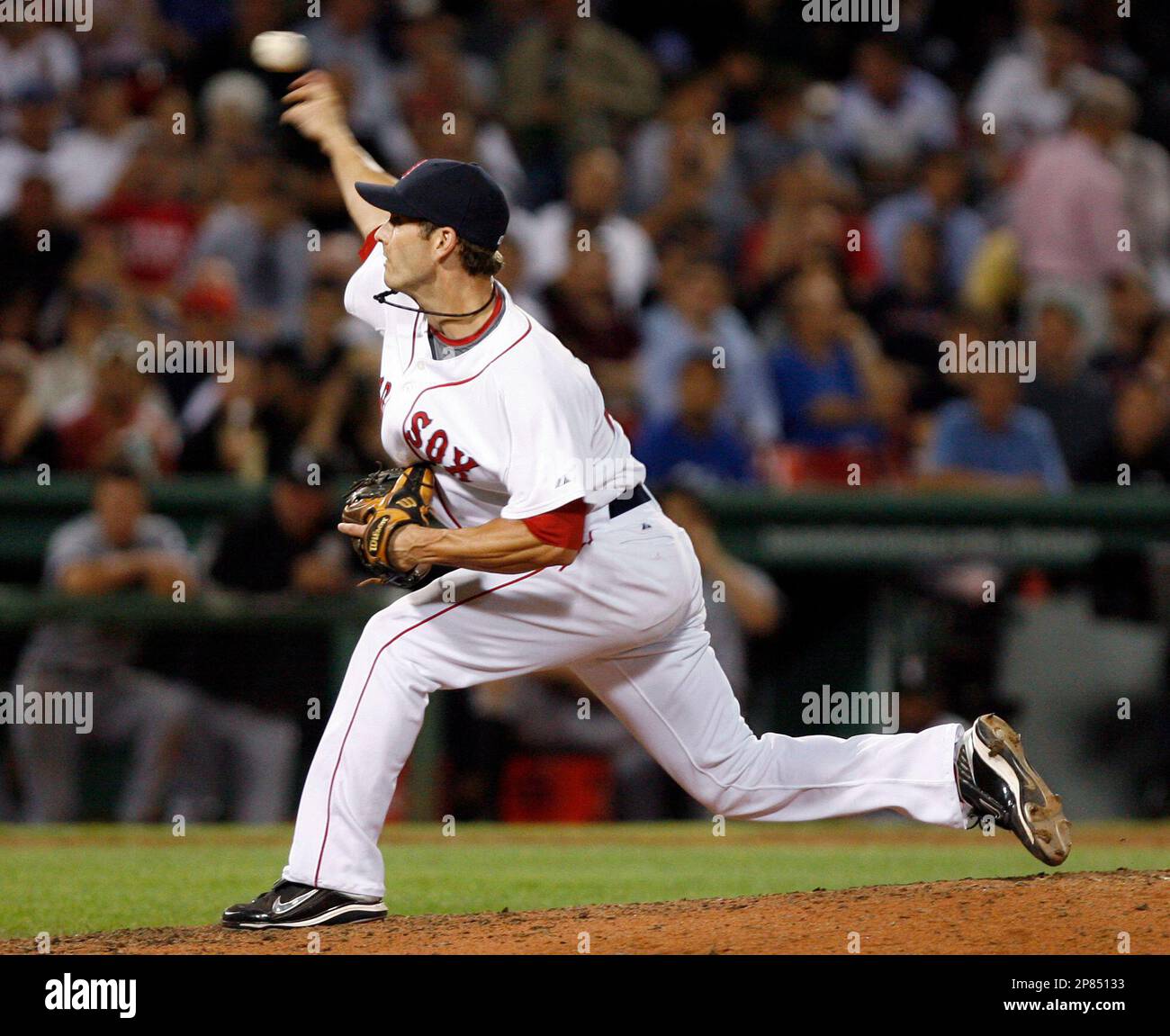 Boston Red Sox's Nick Green pitches during the eighth inning of a ...