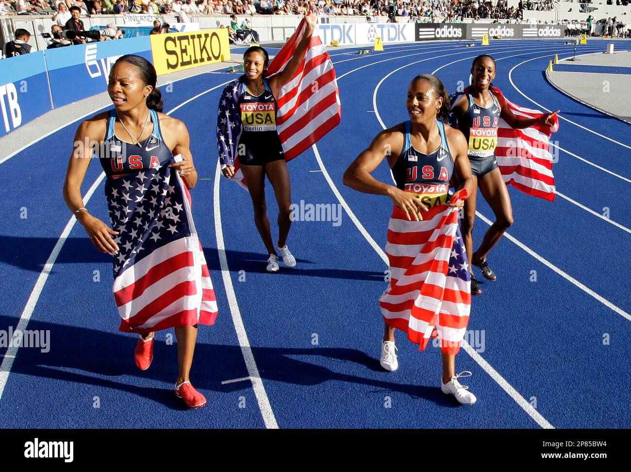Sanya Richards, Allyson Felix, Debbie Dunn and Lashinda Demus of the ...