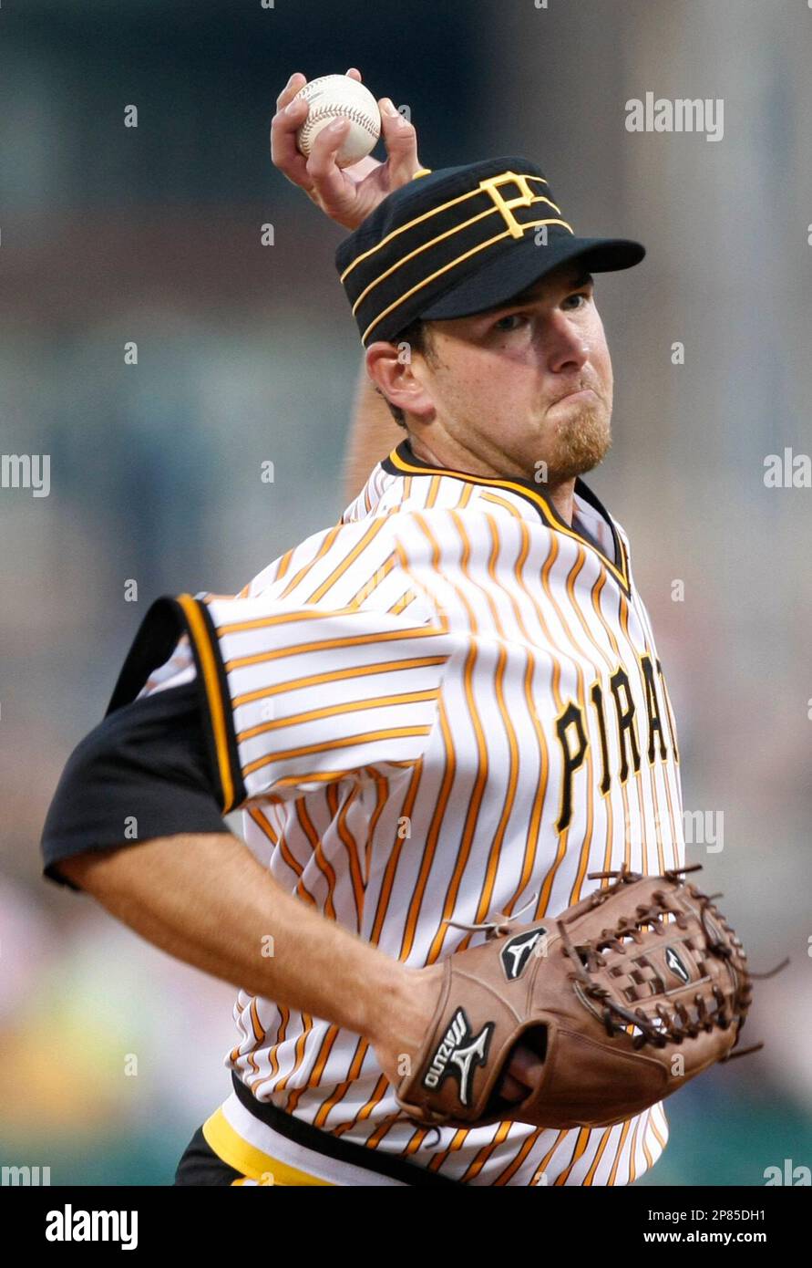 Pittsburgh Pirates' Zach Duke pitches against the Cincinnati Reds' in ...