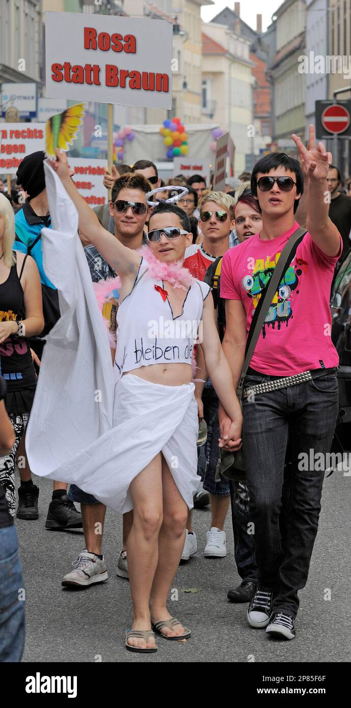 Teilnehmer demonstrieren am Samstag, 22. August 2009, in Erfurt ...