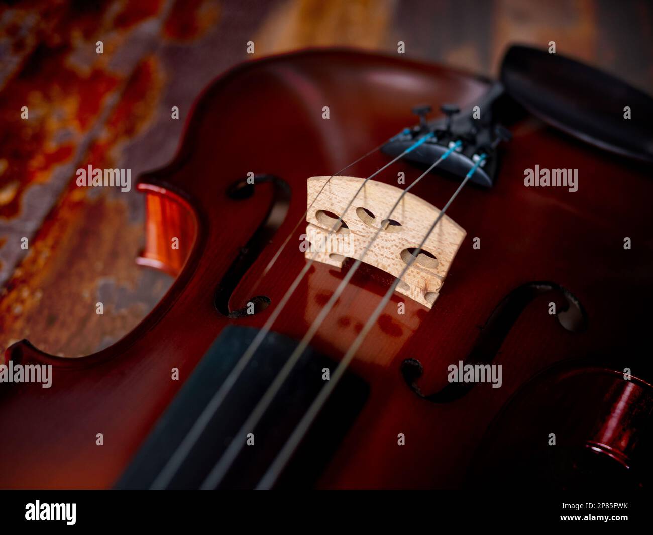 Violin bridge hi-res stock photography and images - Alamy