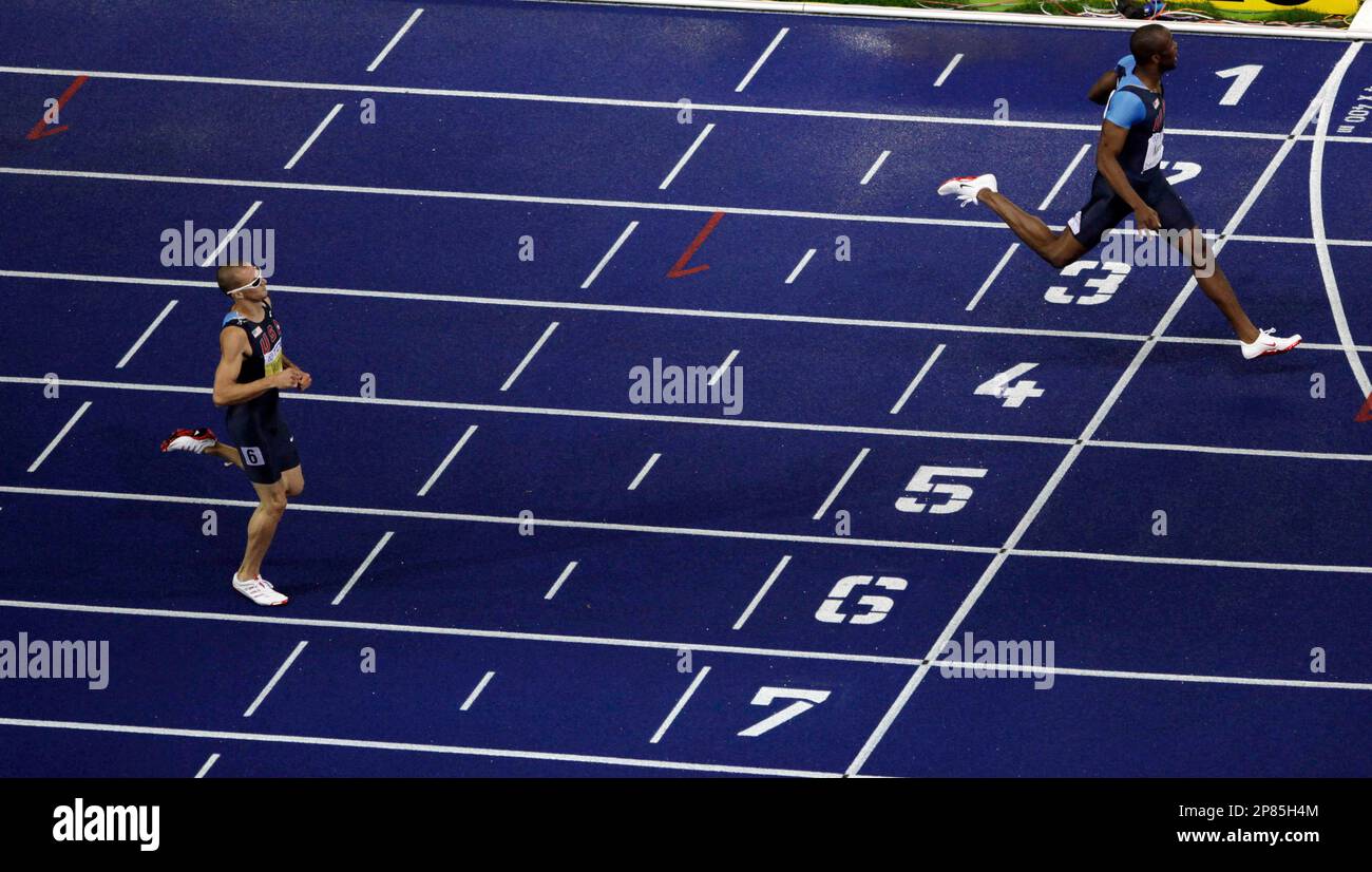 LaShawn Merritt of the United States crosses the finish line to win ...