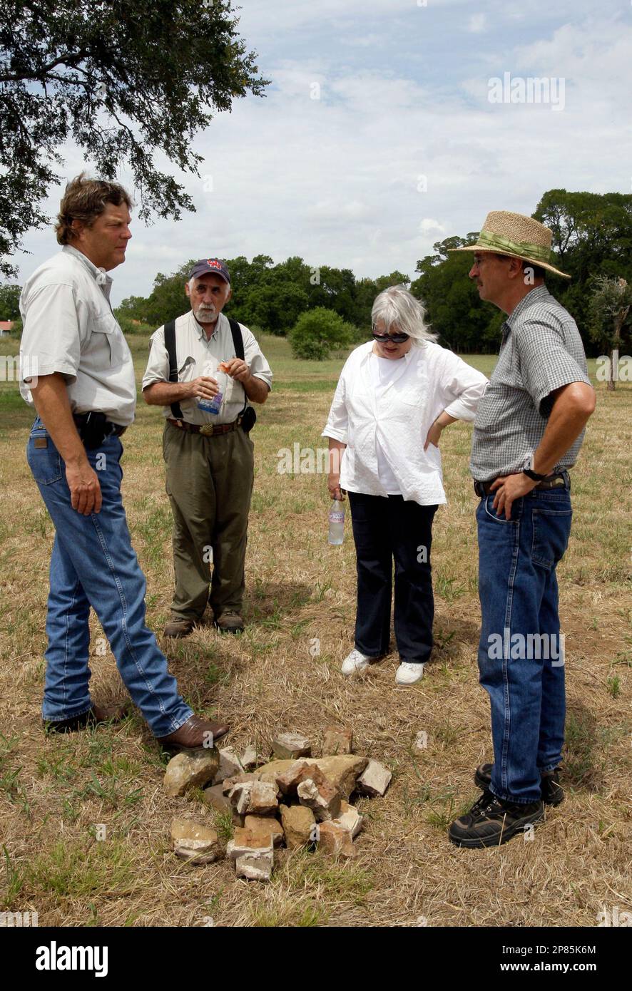 ** ADVANCE FOR AUG. 22-23 ** Land owner Greg Brown, left ...