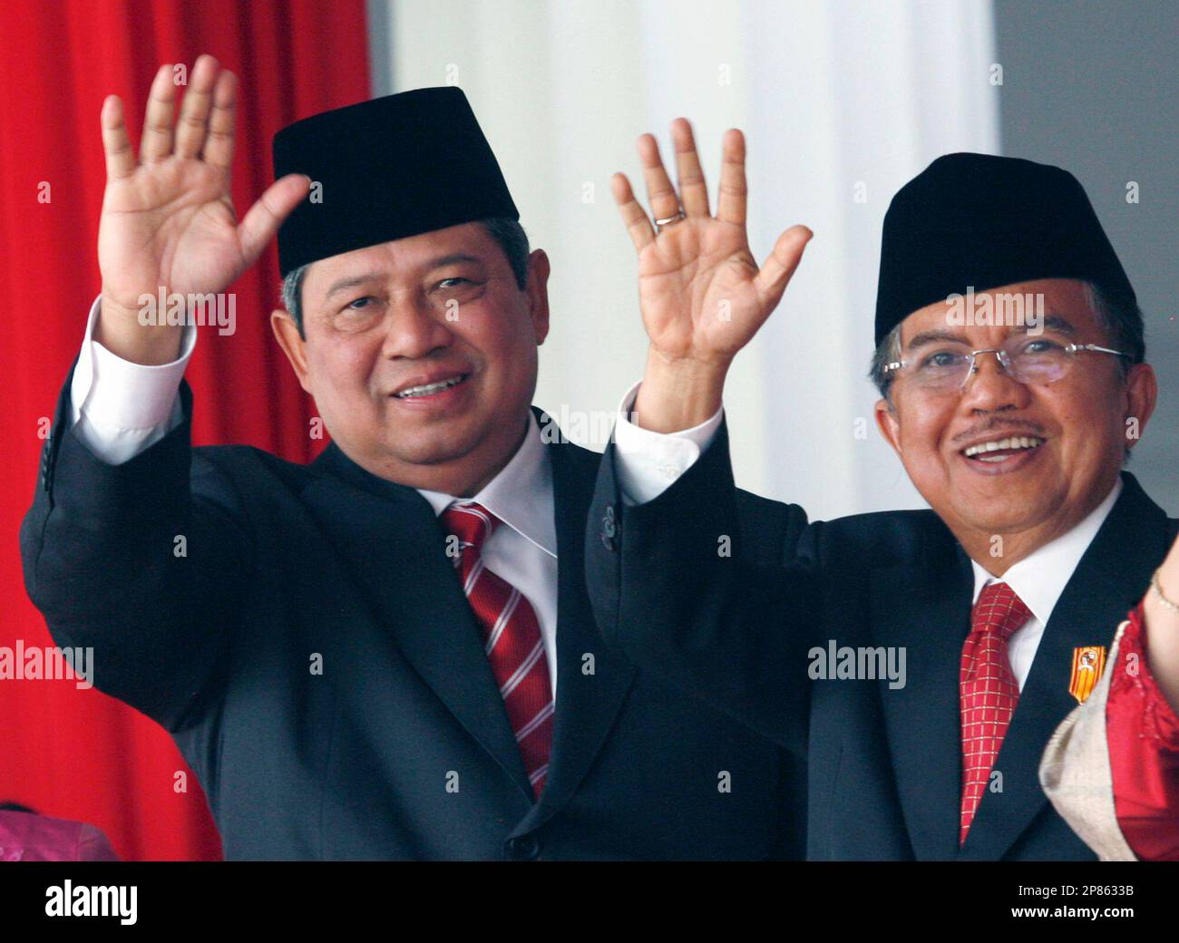 Indonesian President Susilo Bambang Yudhoyono, left, and his deputy ...