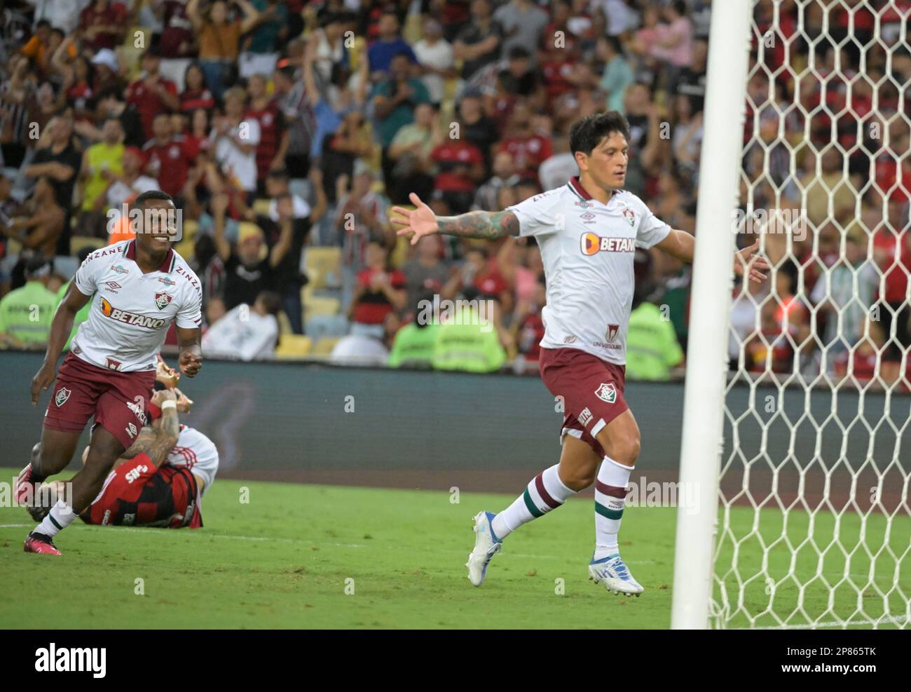 Rio de Janeiro, Brazil March 08, 2023 , Fluminense team receives the ...