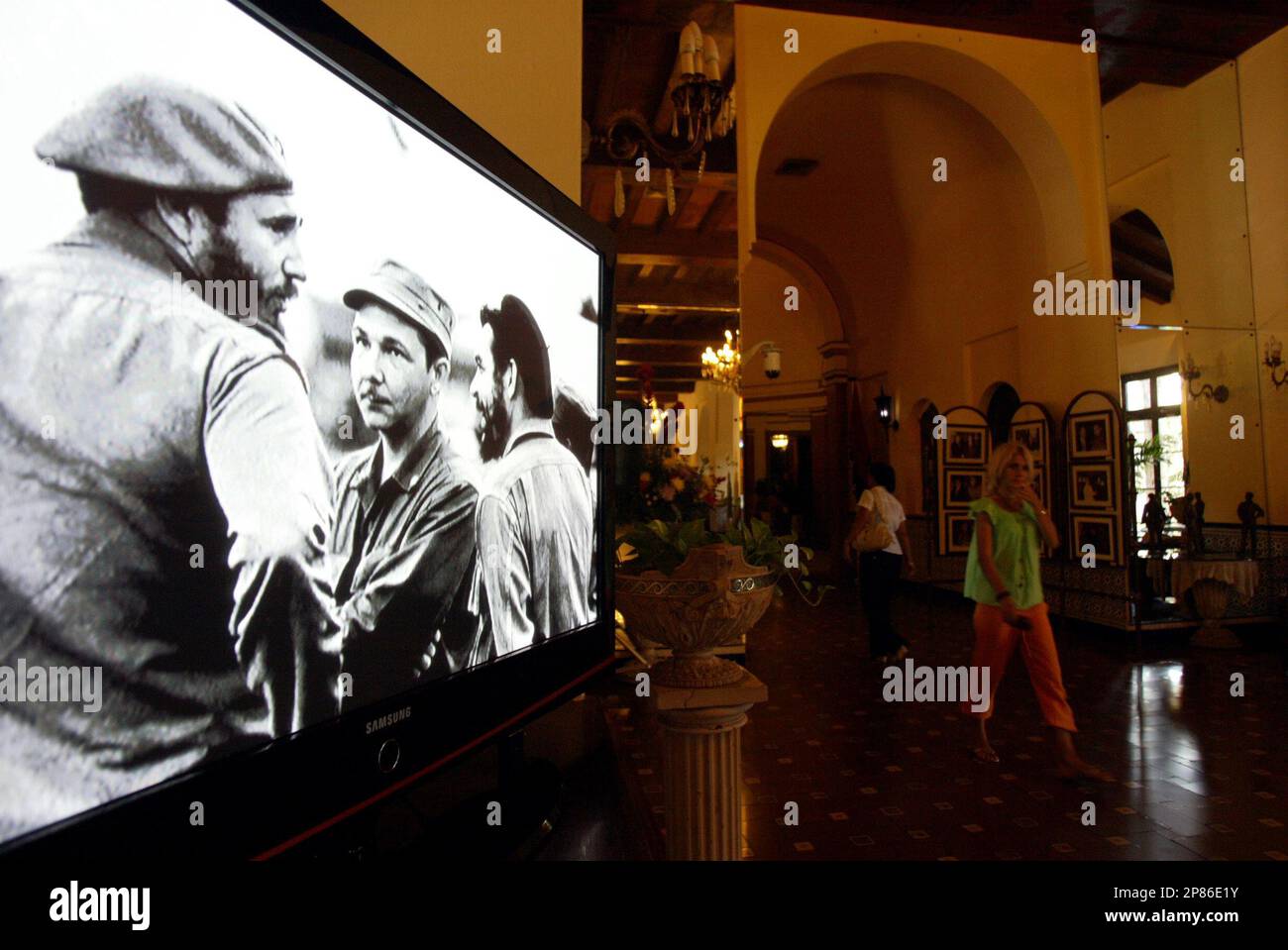 An image of Cuban revolutionary heroes, including ex-President Fidel ...