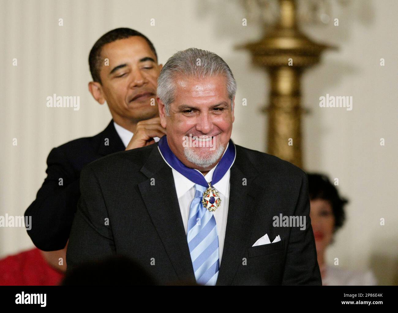 President Barack Obama presents the 2009 Presidential Medal of Freedom ...