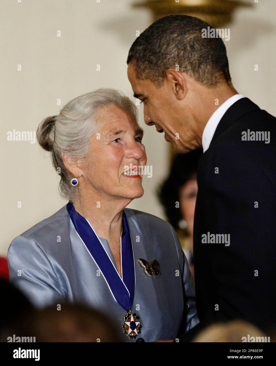 President Barack Obama presents the 2009 Presidential Medal of Freedom ...