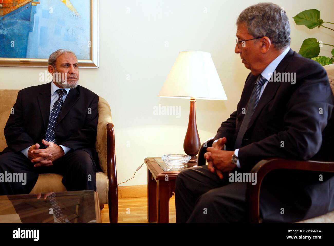 Arab League Secretary-General Amr Moussa, right, meets with Hamas ...