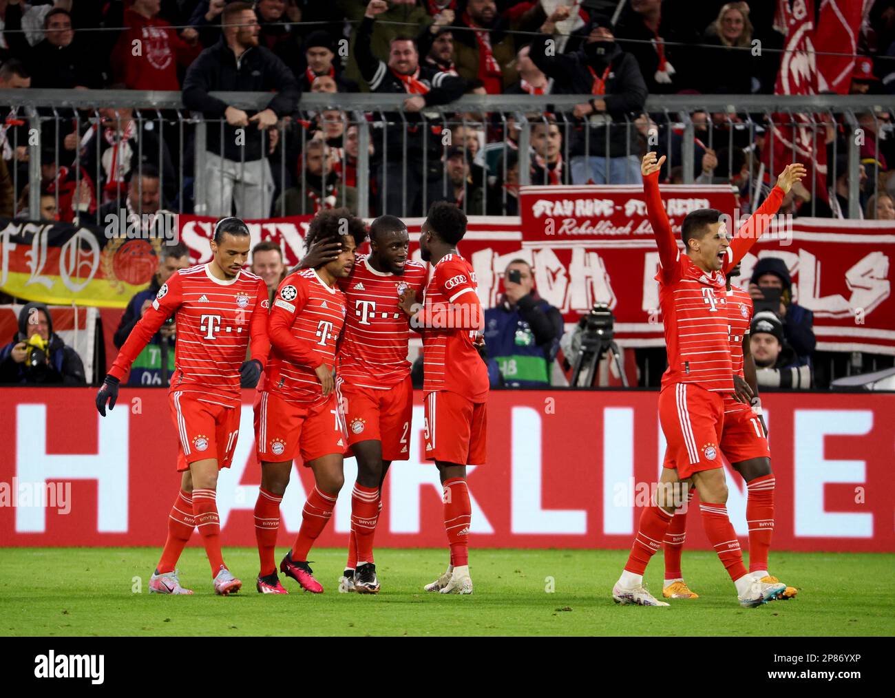Joao cancelo champions league paris saint germain hi-res stock ...