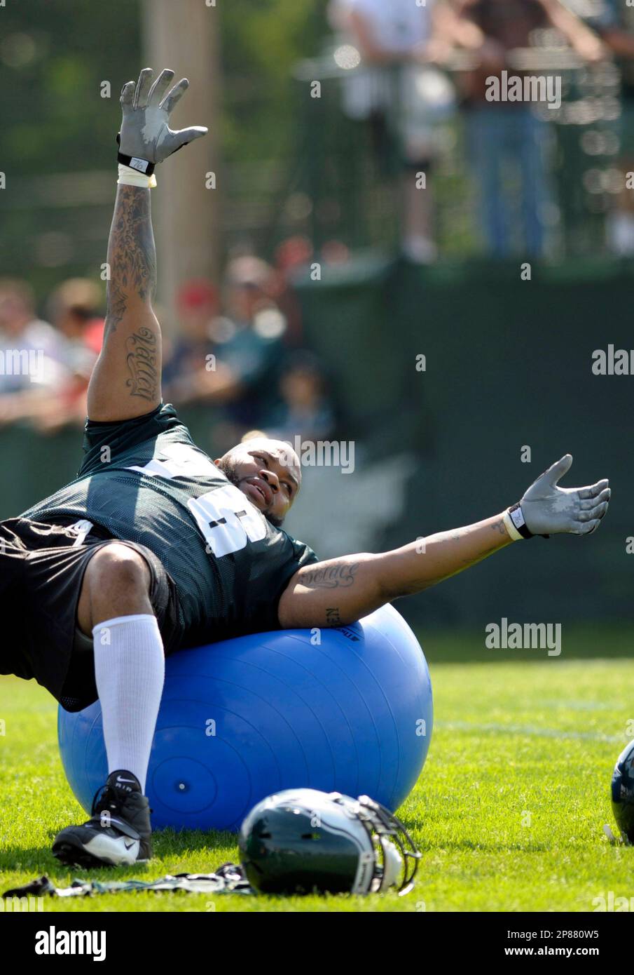 Philadelphia Eagles offensive lineman Stacy Andrews works on his ...