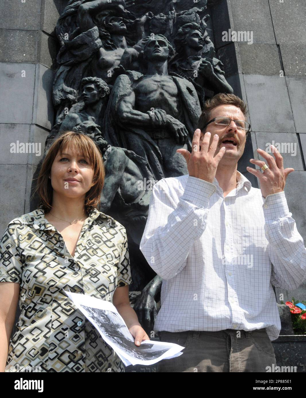 Artists Hannah Hofmann, left, and Sven Lindholm, from Cologne, Germany ...