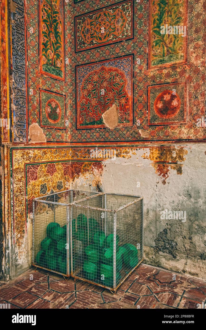 Emperor Shah Jahan was one of the main sponsors of the Mughal ...