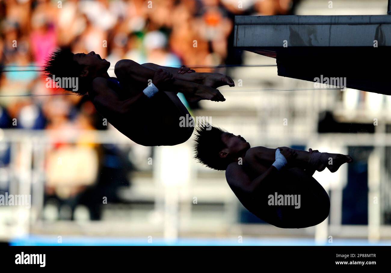 China's Chen Ruolin and Wang Xin dive to clinch the gold medal of the ...