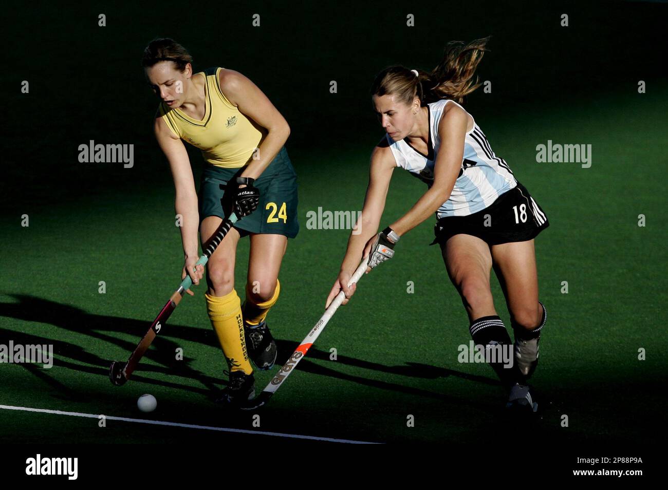 Australia's Fiona Boyce challenges Argentina's Daniela Sruoga during ...