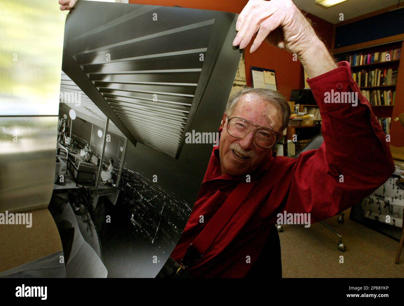 File- This March 27, 2003 file photo shows famed architectural ...