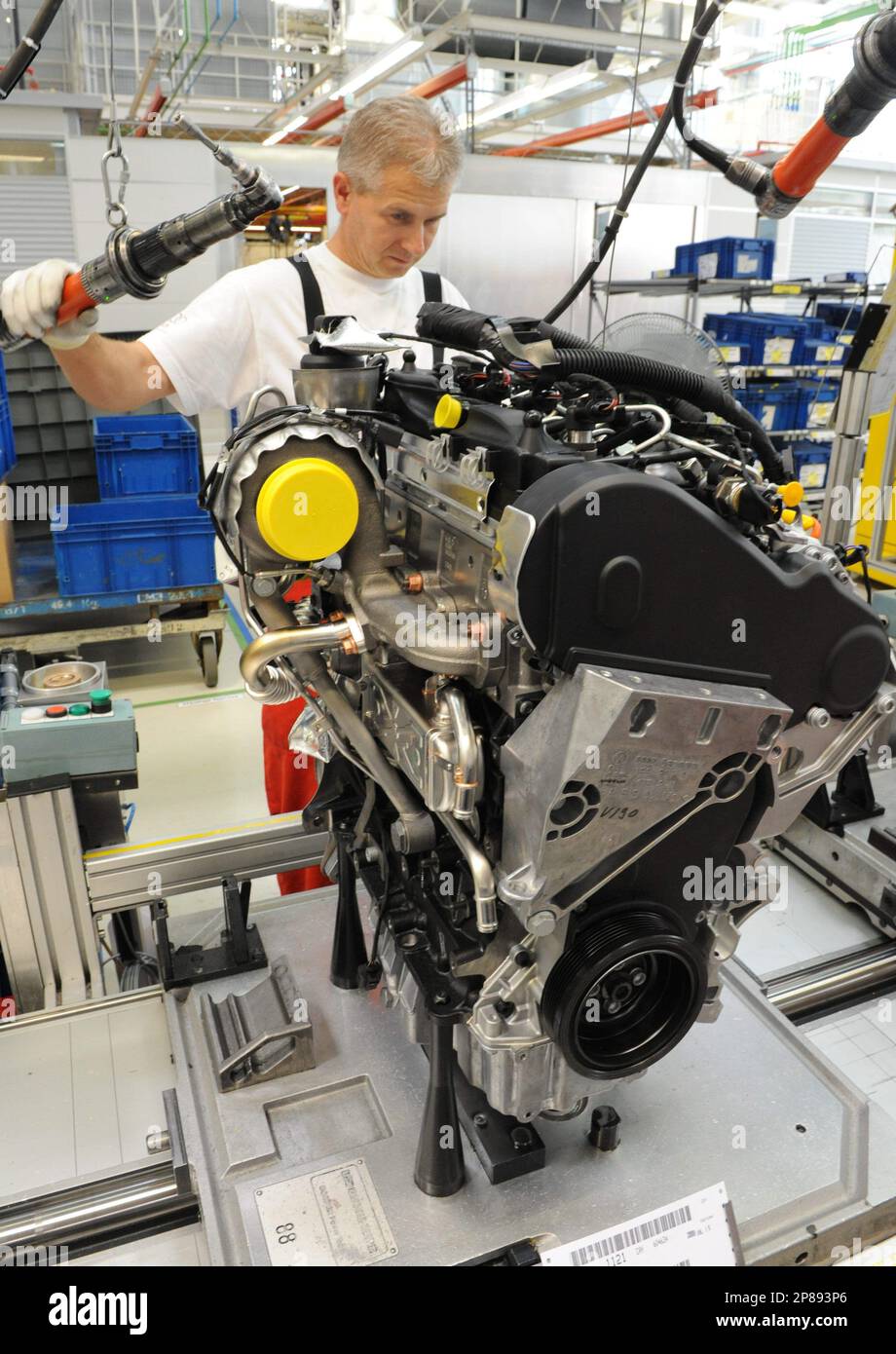 Common rail direct fuel injection diesel engines are assembled at the ...