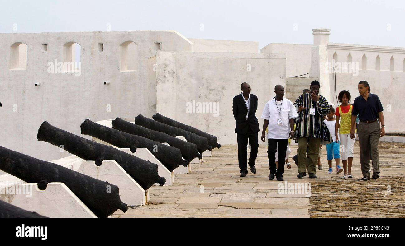 President Barack Obama, first lady Michelle Obama and their daughters ...