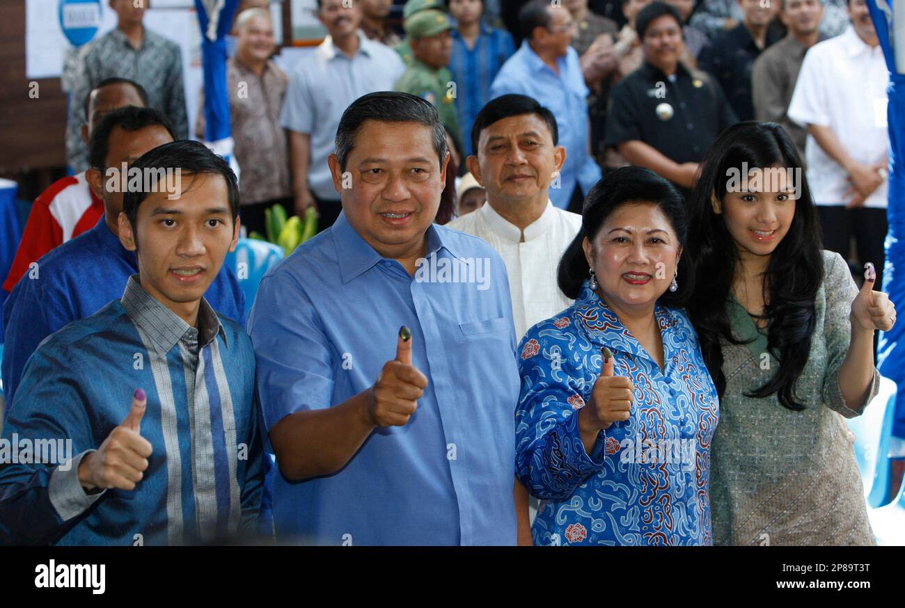 Indonesia President and Presidential candidate Susilo Bambang Yudhoyono ...