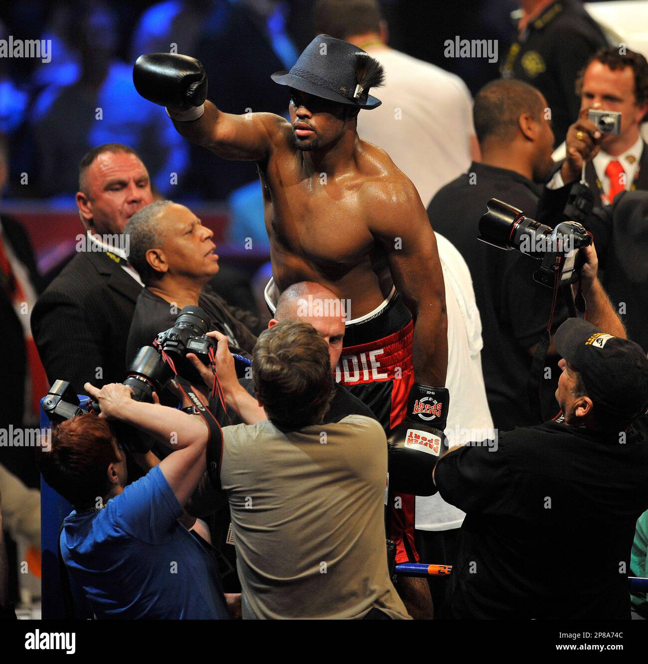 US boxer Eddie Chambers celebrates his victory over Ukrainian boxer ...