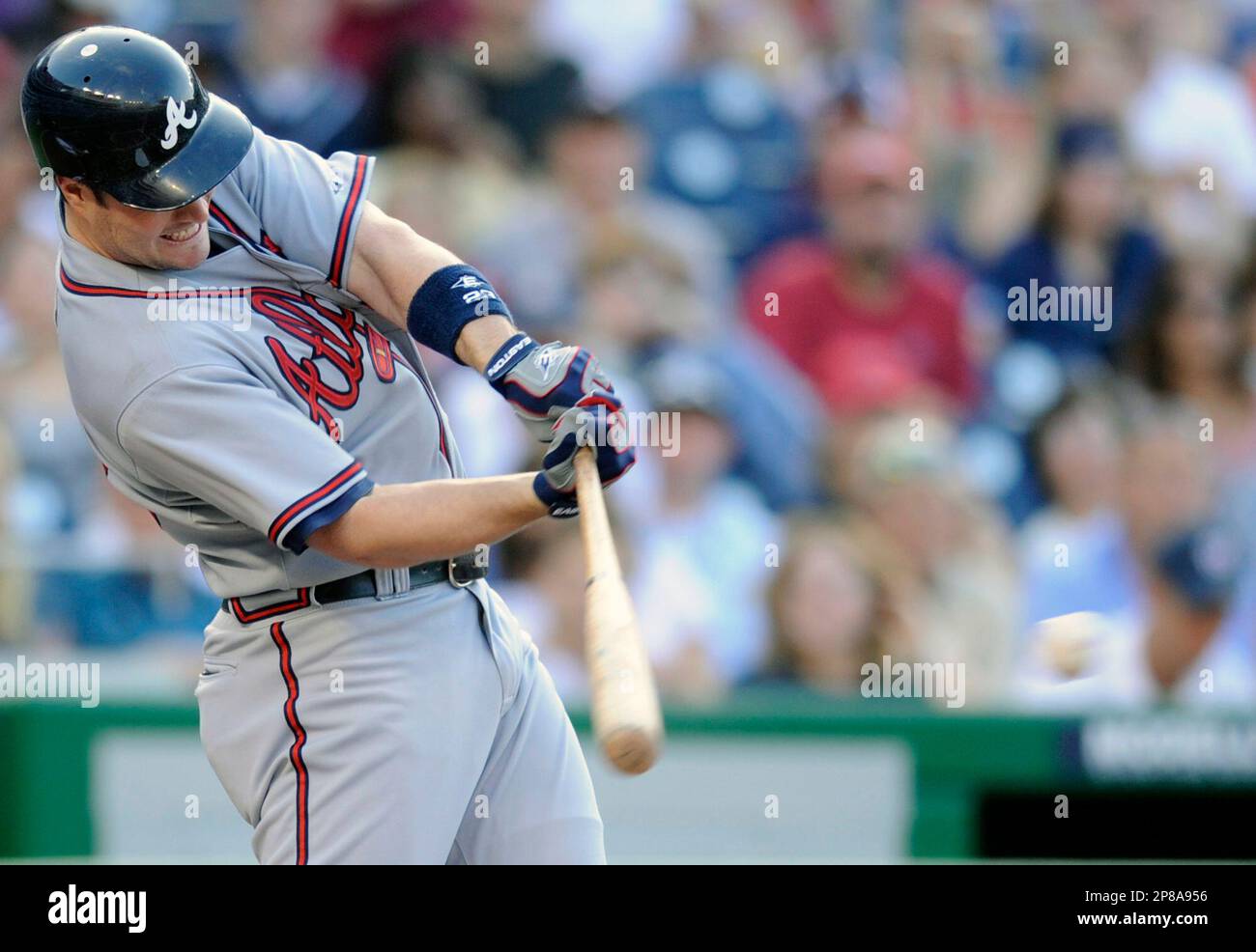 Atlanta Braves' Matt Diaz drives in a run with a single against the ...