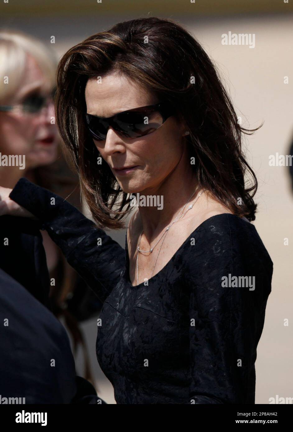 Kate Jackson arrives at the funeral services for actress Farrah Fawcett ...