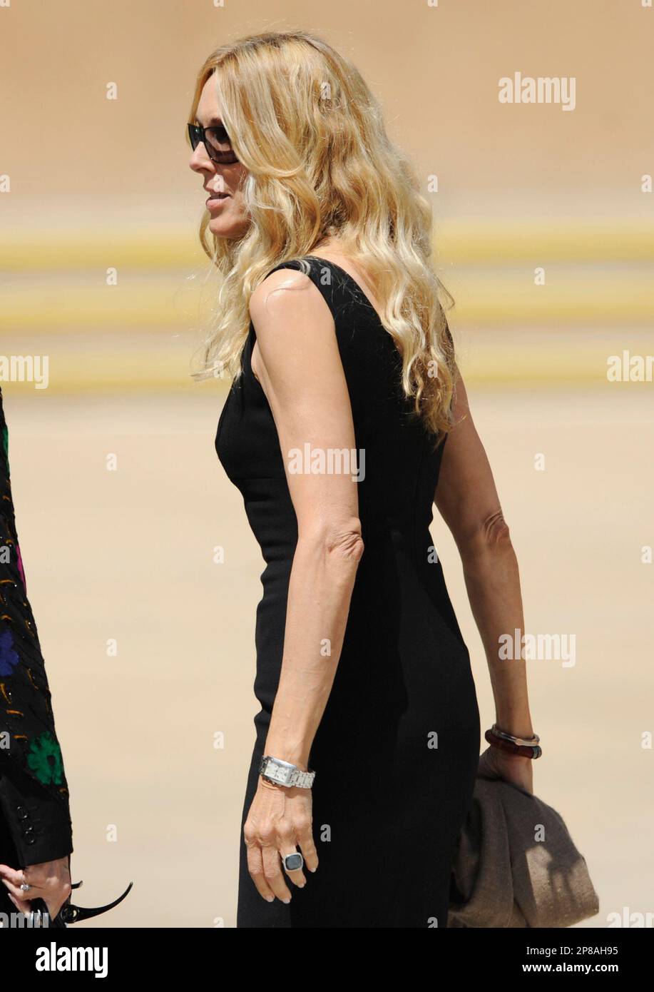 Alana Stewart arrives at the funeral services for actress Farrah ...
