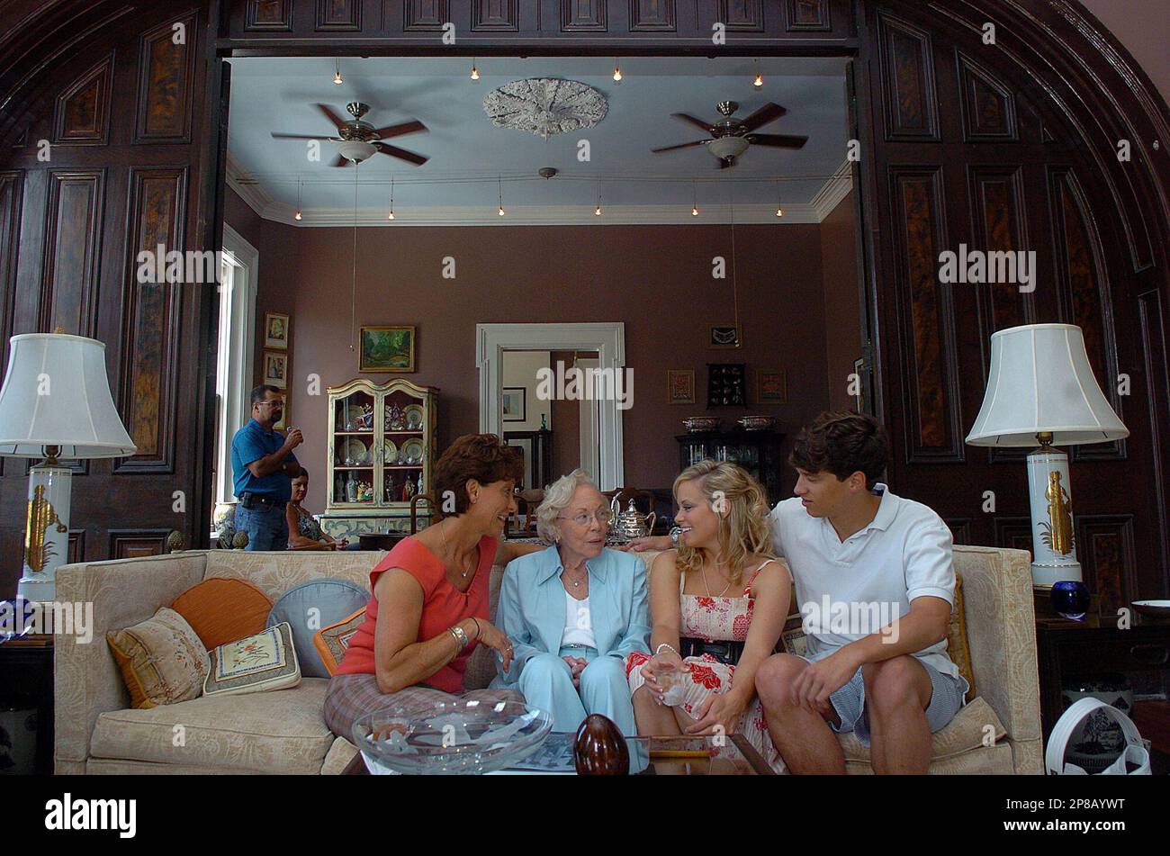 ** ADVANCE FOR SUNDAY JUNE 28 ** In this June 14, 2009 photo, Leanne ...