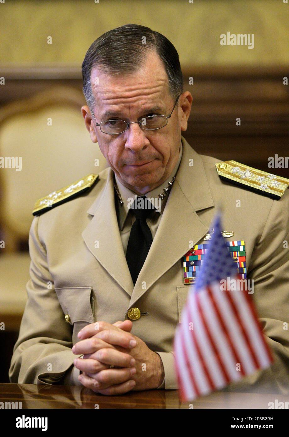 Admiral Michael Mullen, head of the U.S. Joint Chiefs of Staff meets ...