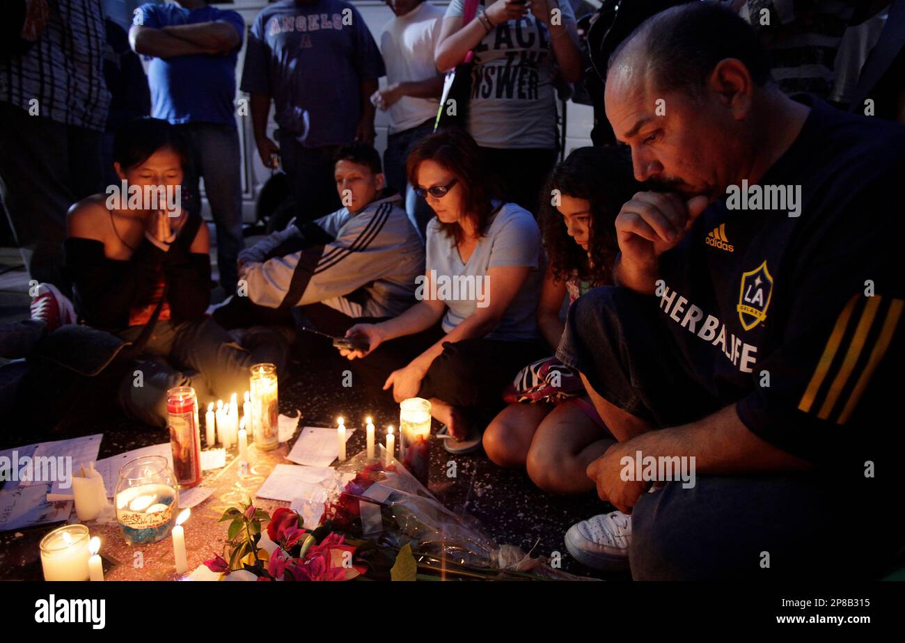 Michael Jackson fans gather to honor the death of Jackson in Hollywood ...