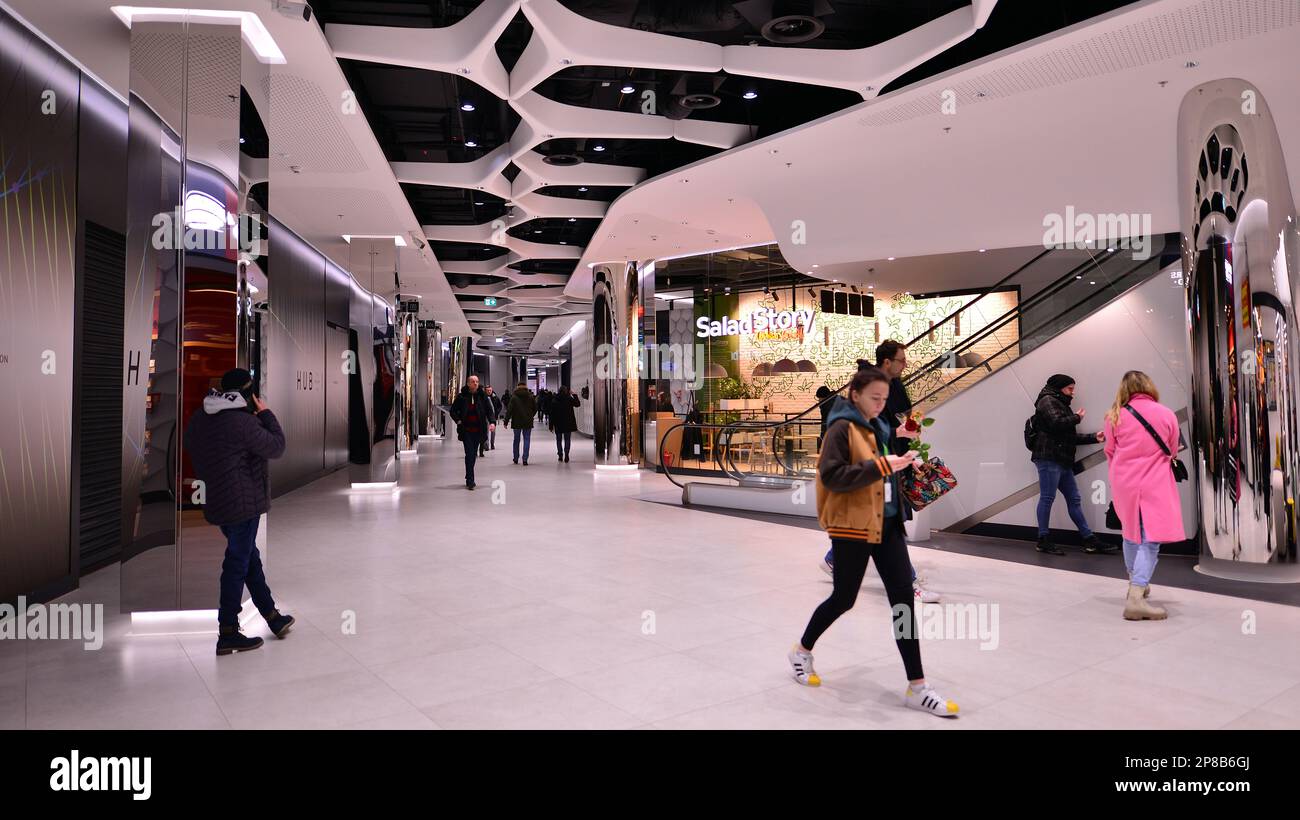 Walking inside mall in singapore hi-res stock photography and images ...