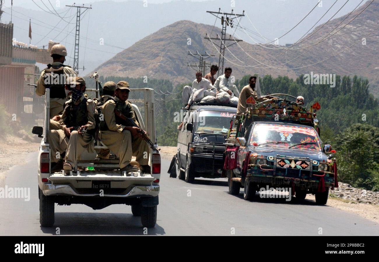 Troops of Pakistani para-military force patrol in the troubled area of ...