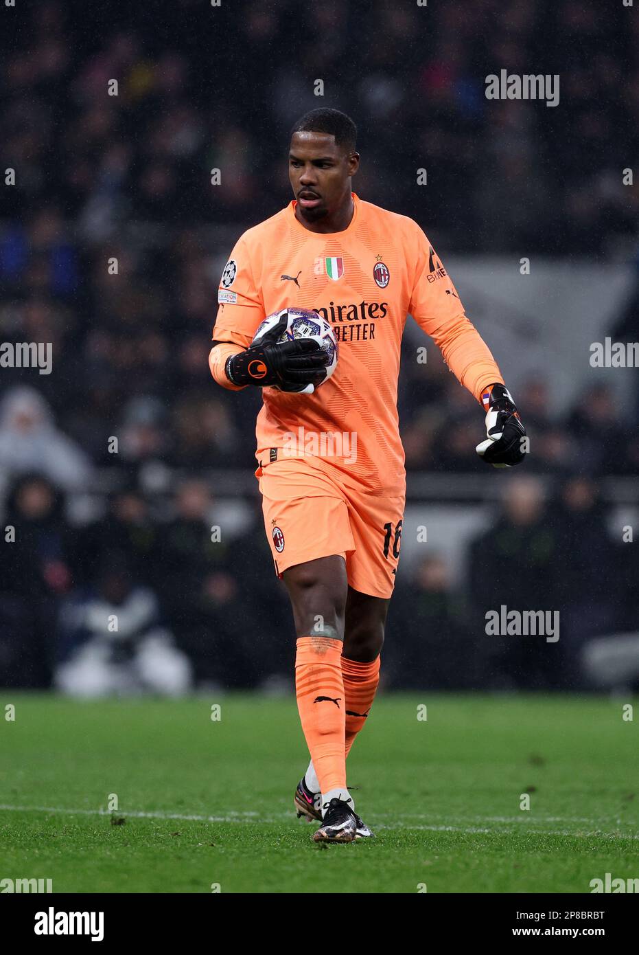 Tottenham hotspur v ac milán hi-res stock photography and images - Alamy