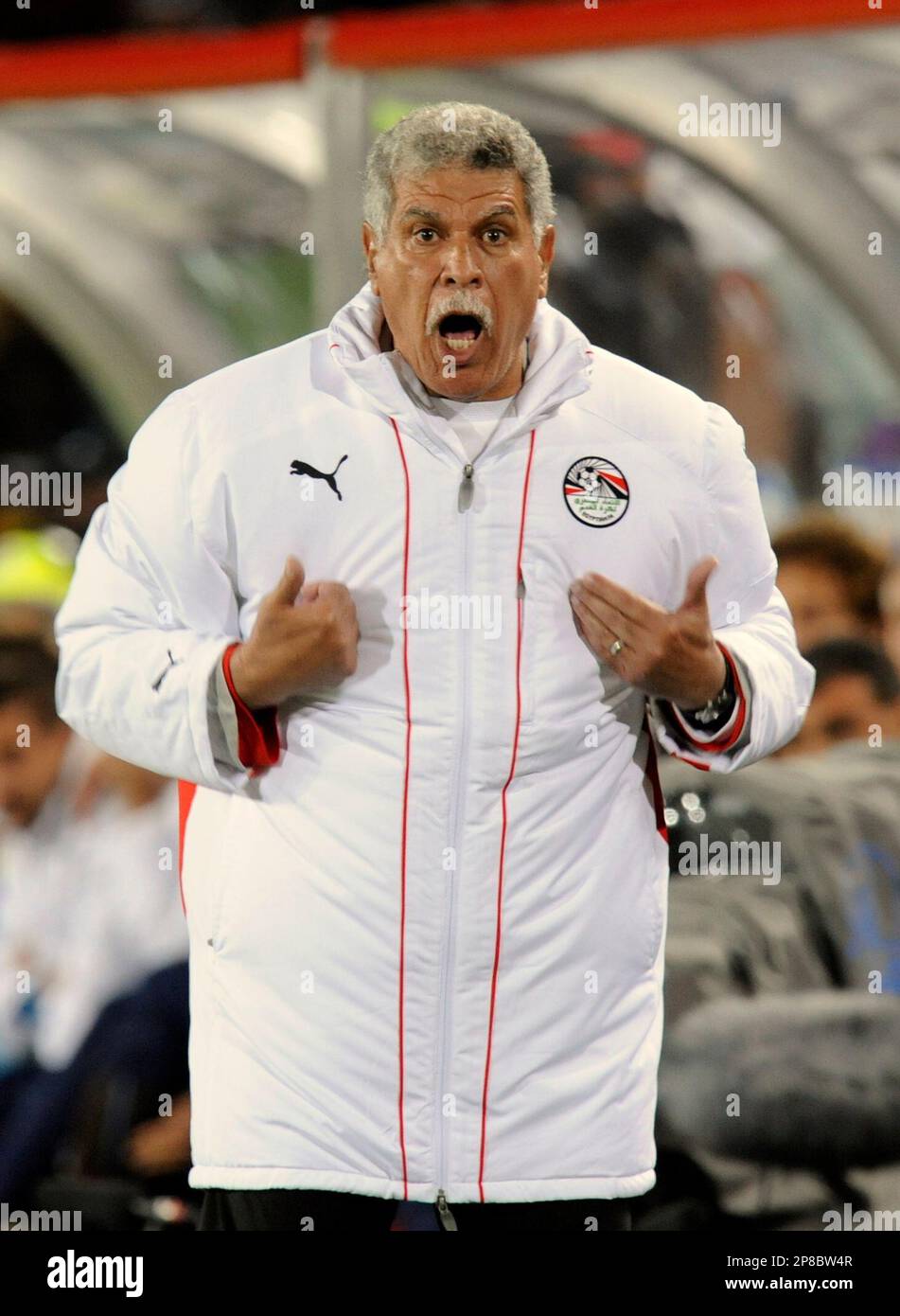 Egypt's coach Hassan Shehata shouts directions to his players during ...