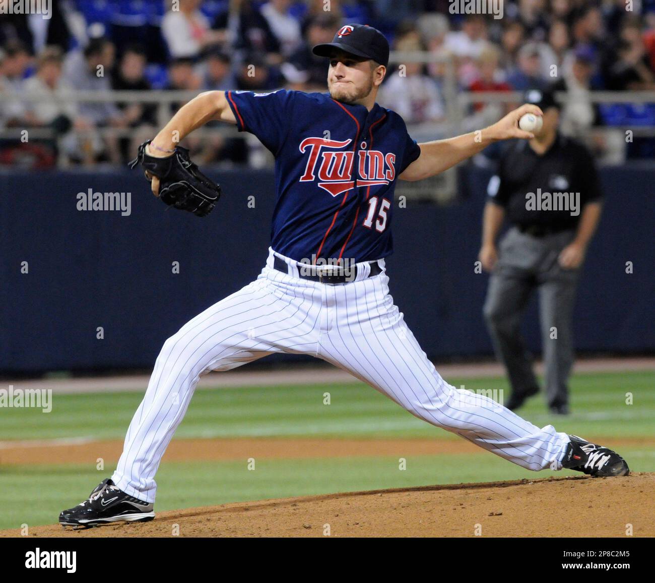 Minnesota Twins pitcher Glen Perkins throws against the Pittsburgh ...