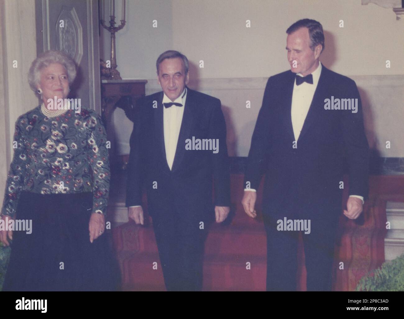 Washington, DC. USA, 1989: First Lady Barbara Bush, Polish Prime ...