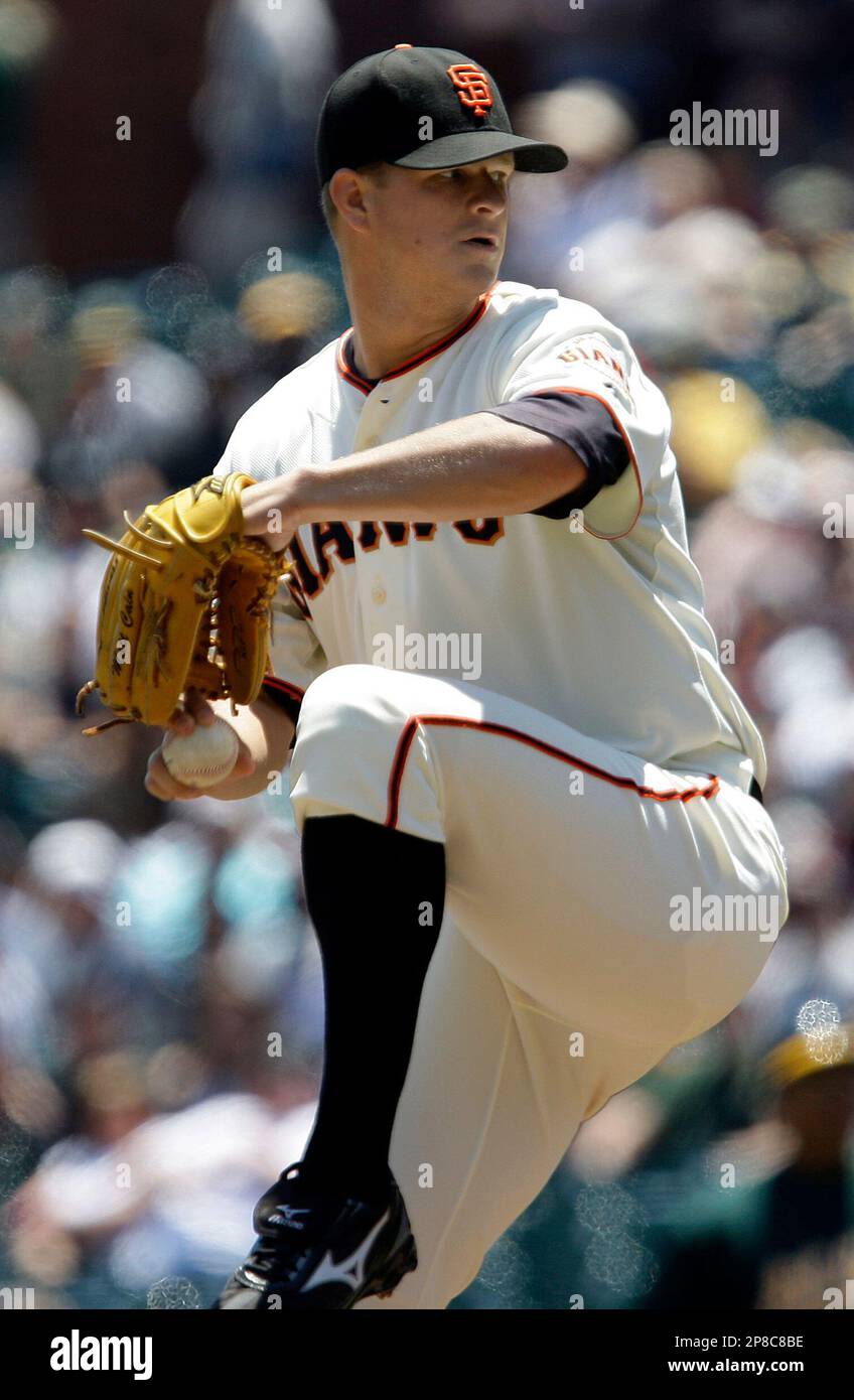 San Francisco Giants' Matt Cain works against the Oakland Athletics ...