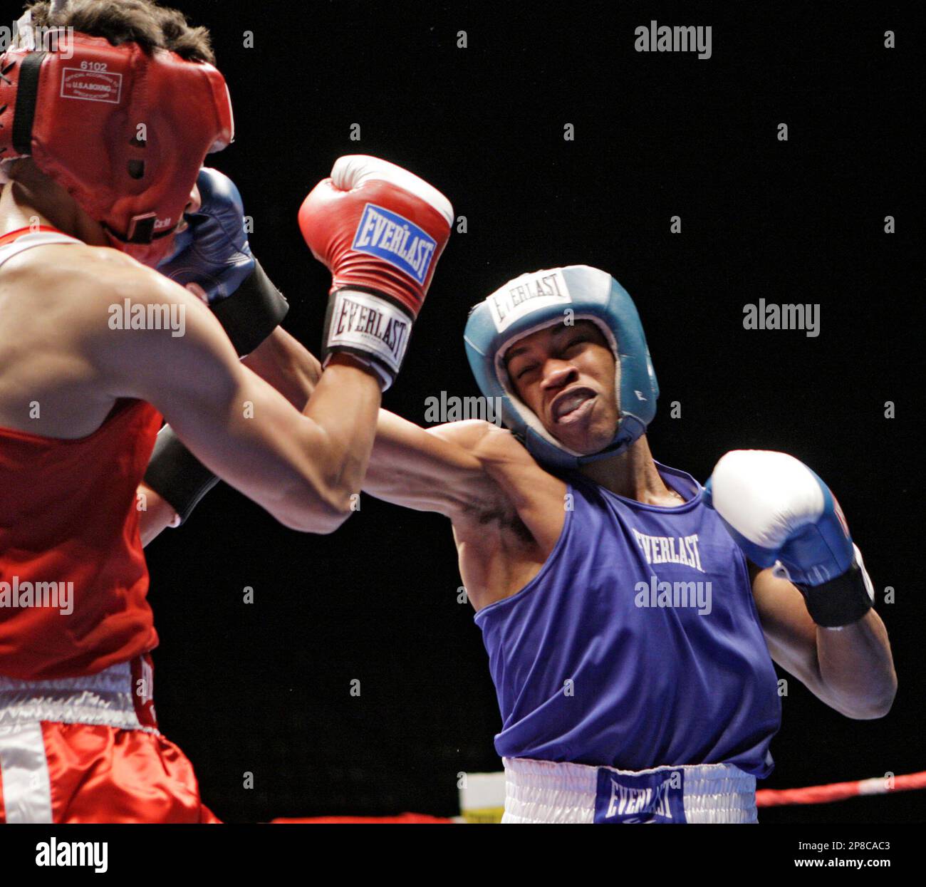 Errol Spence, right, of Desoto, Texas, lands a right to the head of ...