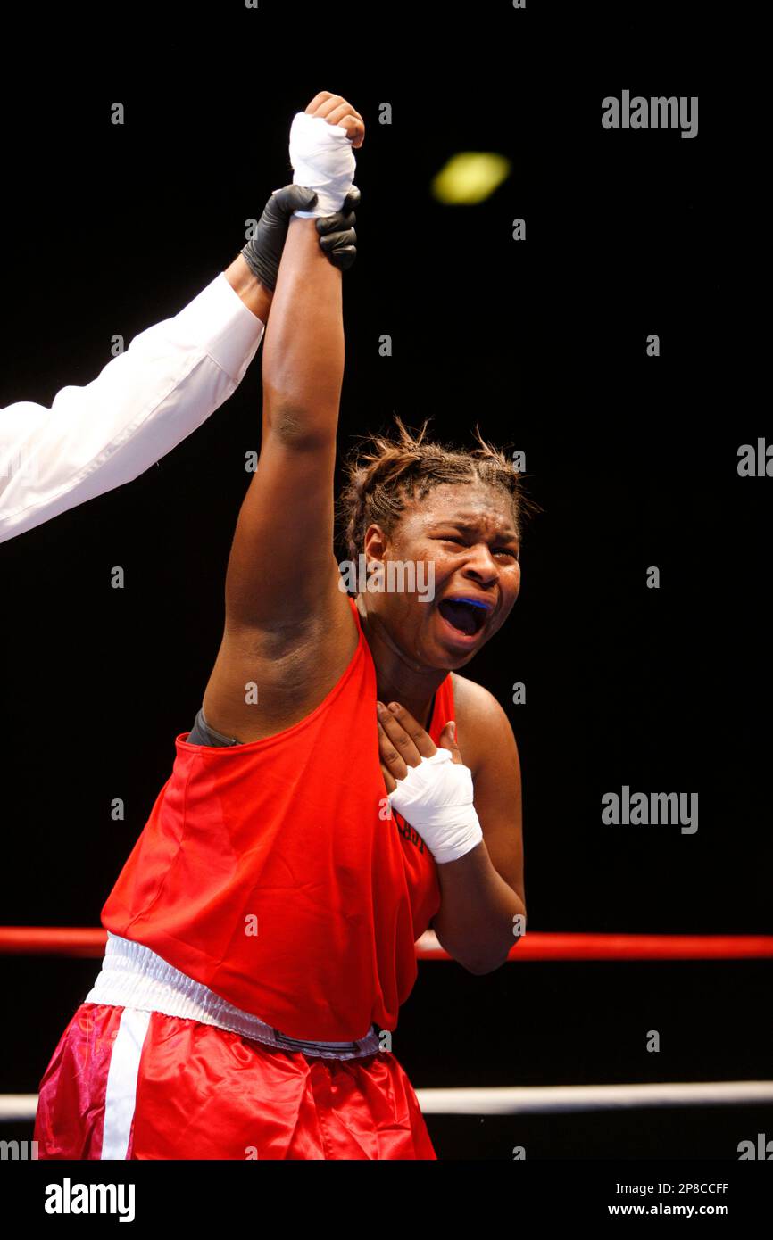 Traynora Locke reacts to the decision making her super heavyweight ...