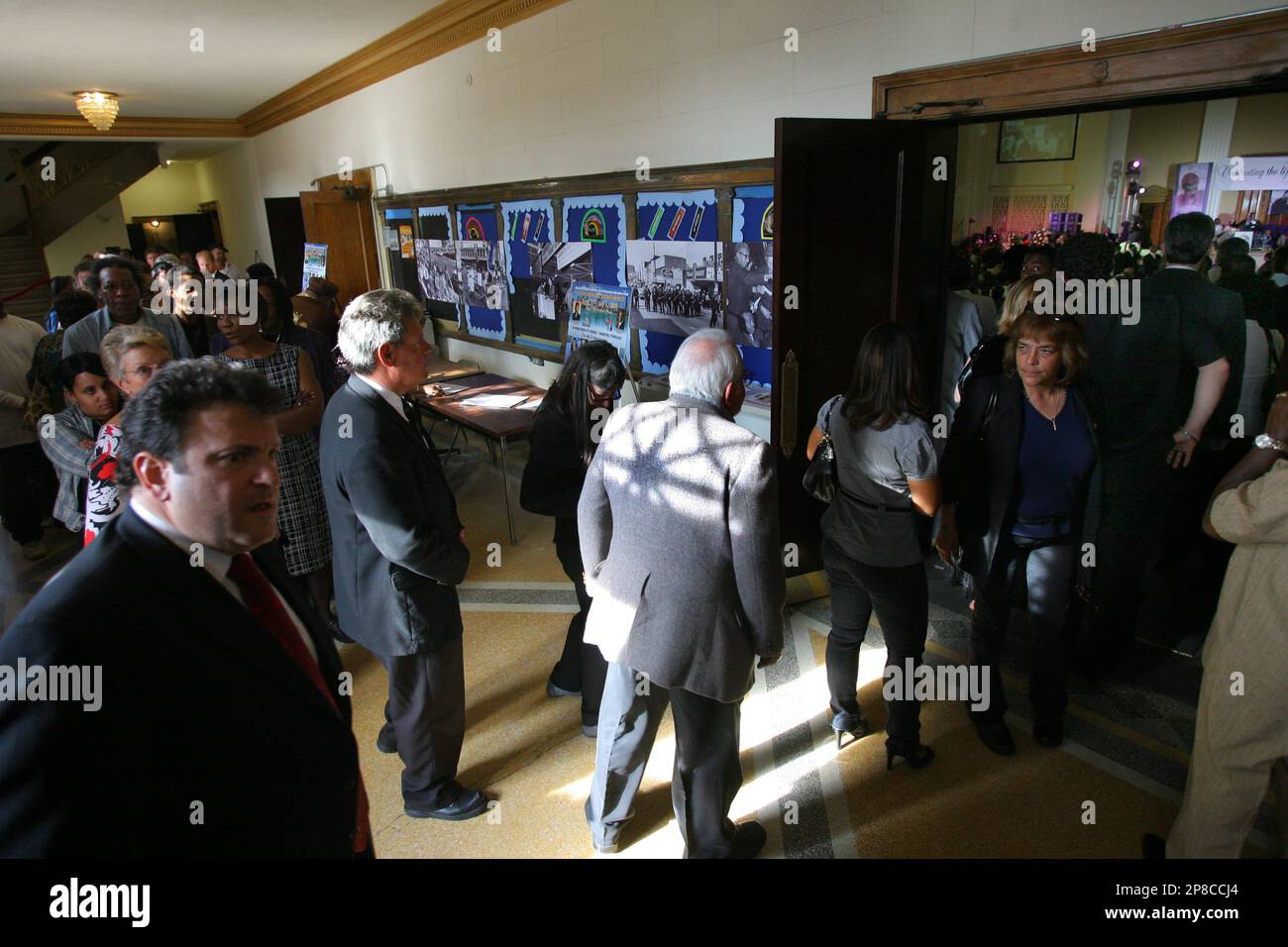 Hundreds line up in Operation PUSH headquarters in Chicago to view the ...