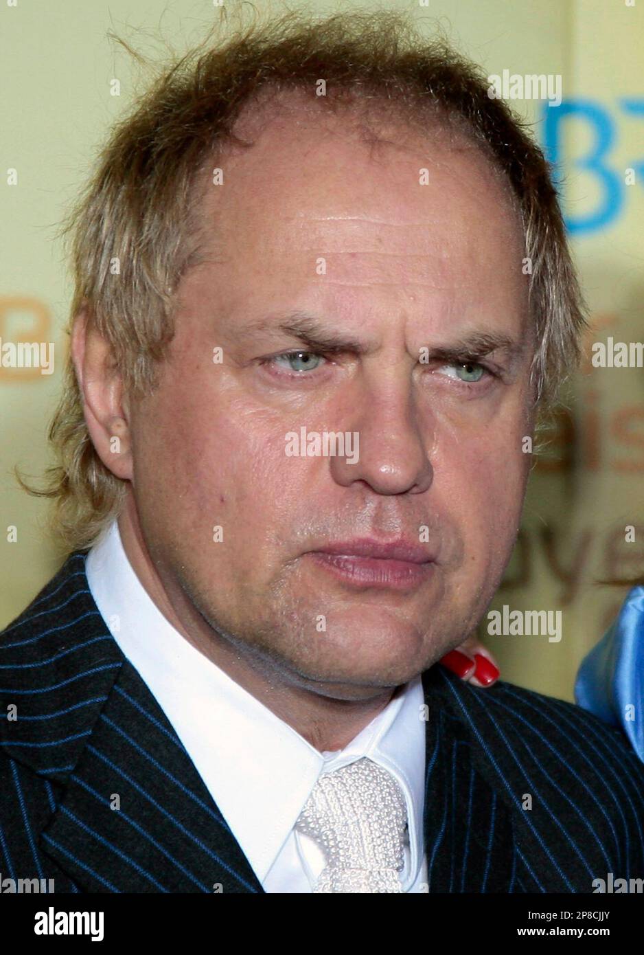 ARCHIV - Der deutsche Schauspieler Uwe Ochsenknecht posiert vor der Verleihung der Bayerischen ...