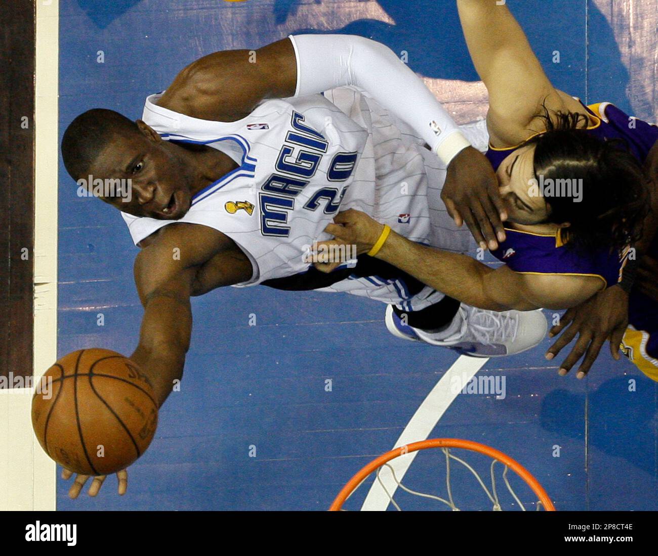 Orlando Magic's Mickael Pietrus (20), from France, shoots against Los ...