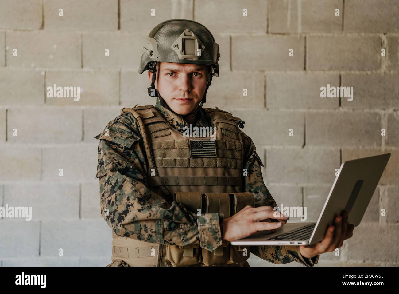 Portable electronic warfare hi-res stock photography and images - Alamy