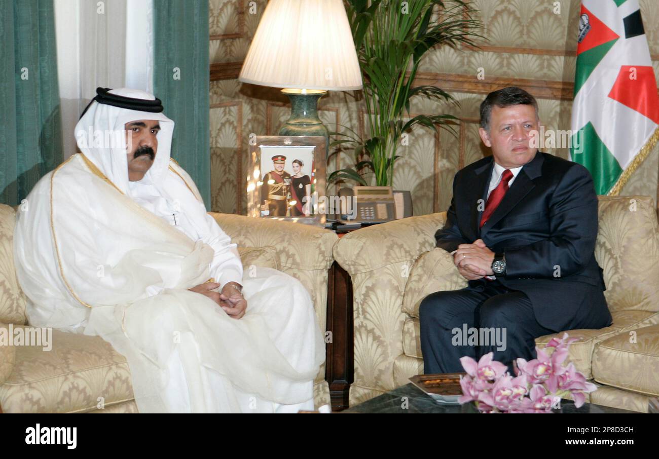 King Abdullah II of Jordan, right, meet with Emir of Qatar Sheikh Hamad ...