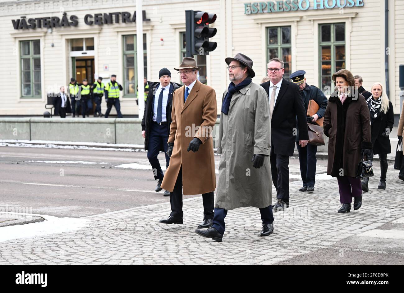Sweden's King Carl XVI Gustaf, County Governor Johan Sterte and Queen ...