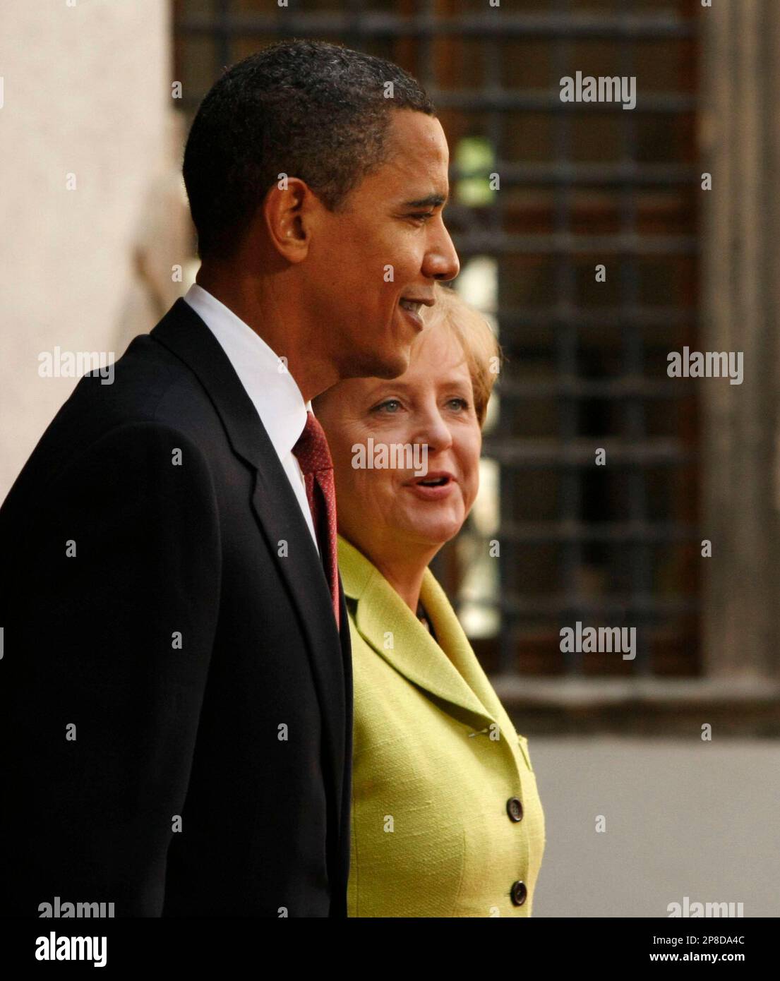 U.S. President Barack Obama and German Chancellor Angela Merkel arrive ...