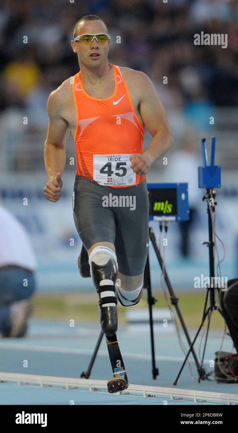 South Africa's Oscar Pistorius reacts after competing in the men's 400 ...