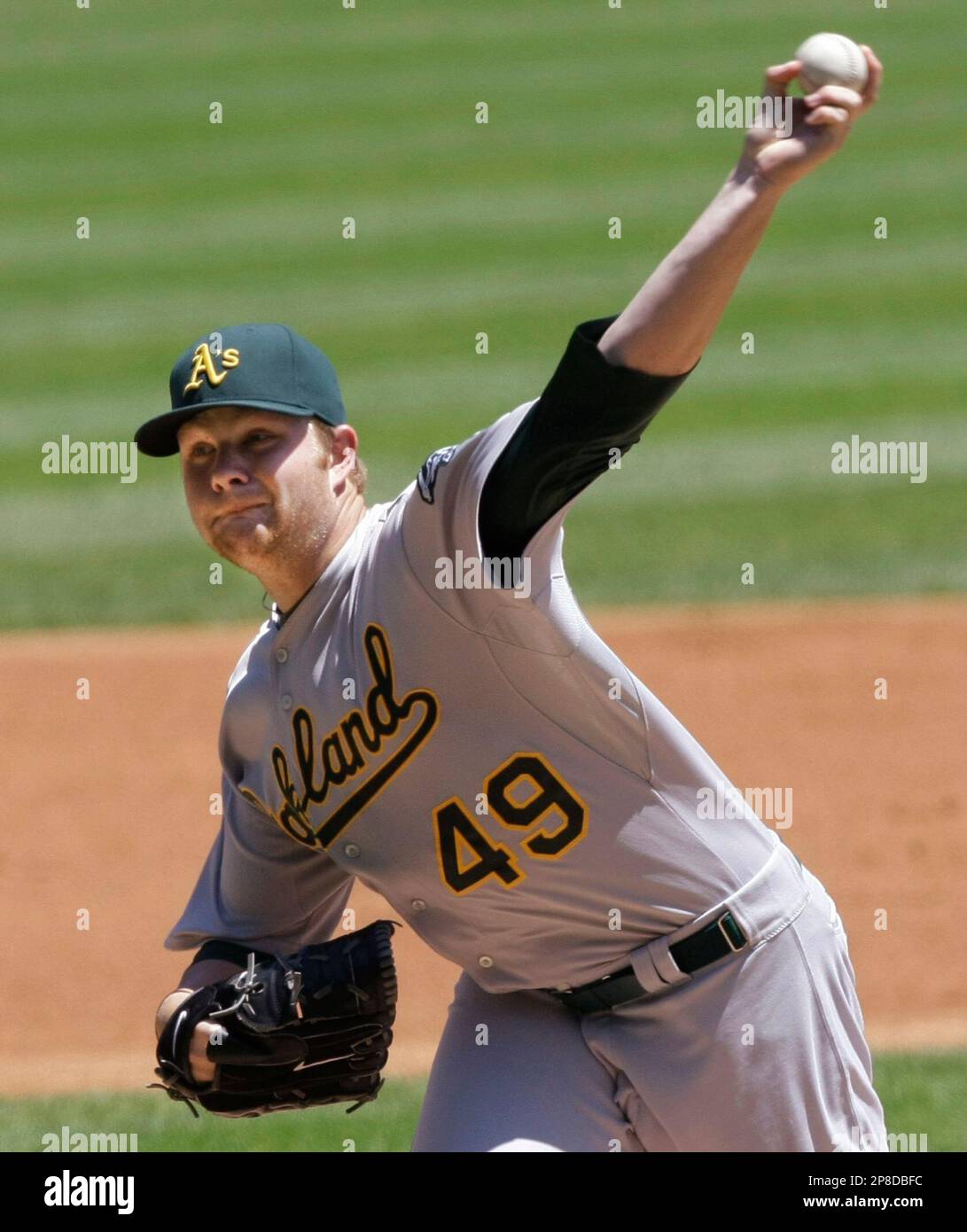 Oakland Athletics starting pitcher Brett Anderson delivers during the ...