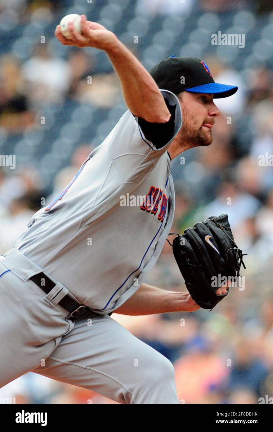 New York Mets starter Mike Pelrey pitches during the first inning of a ...